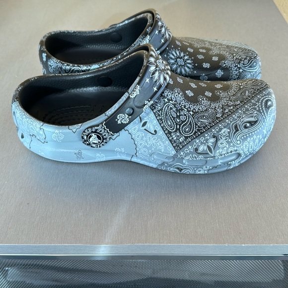 CROCS | Shoes | Crocs At Work Bistro Clogs Gray Bandana Print Womens 9 ...